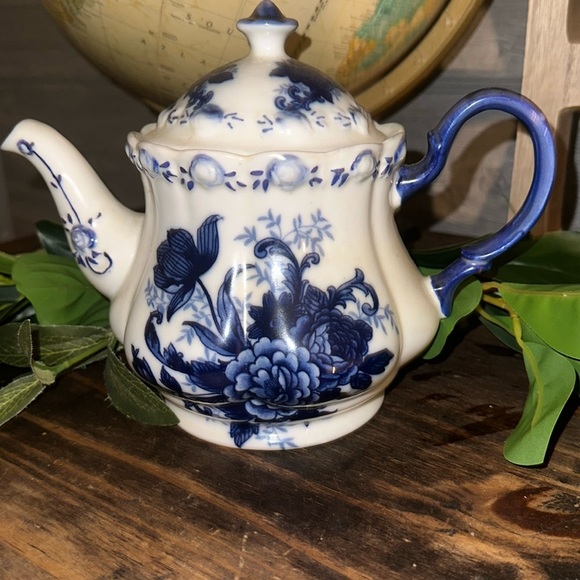 Dining | Vintage Flow Porcelain Teapot Blue White Floral | Poshmark